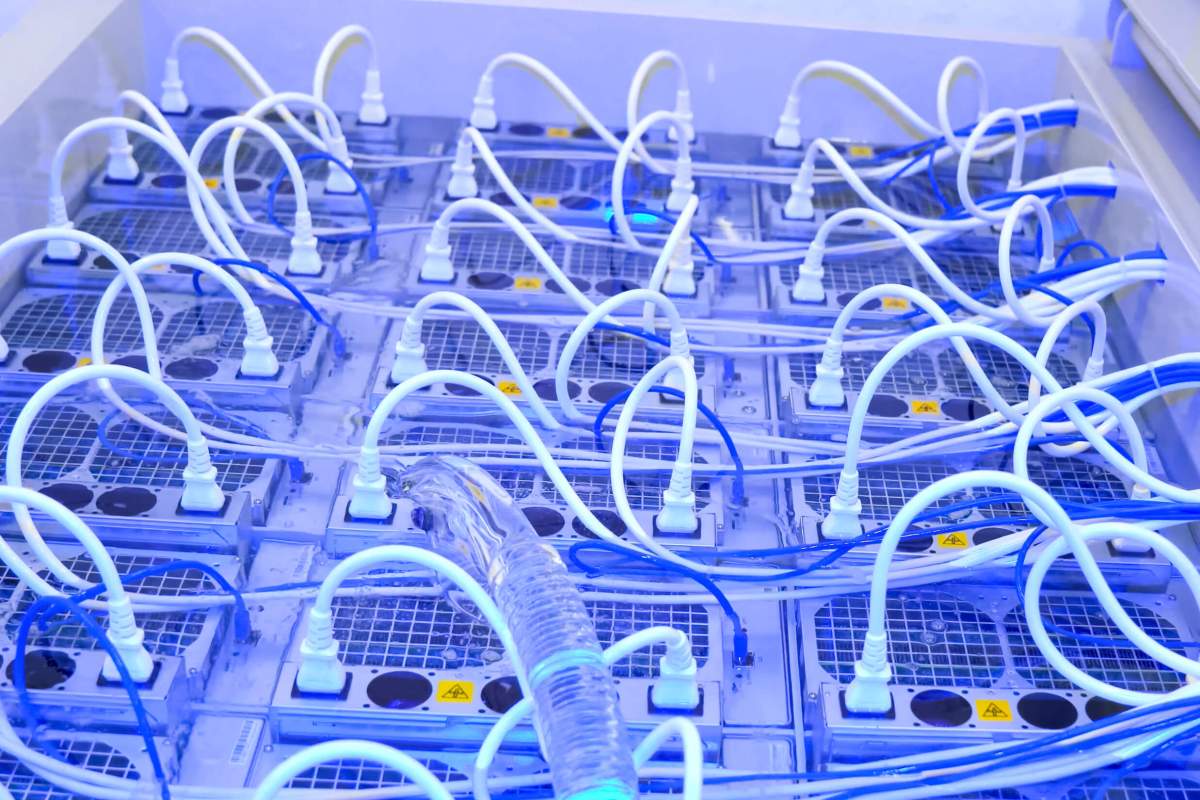 Direct Liquid Cooling vs. Immersion Cooling for Data Centers